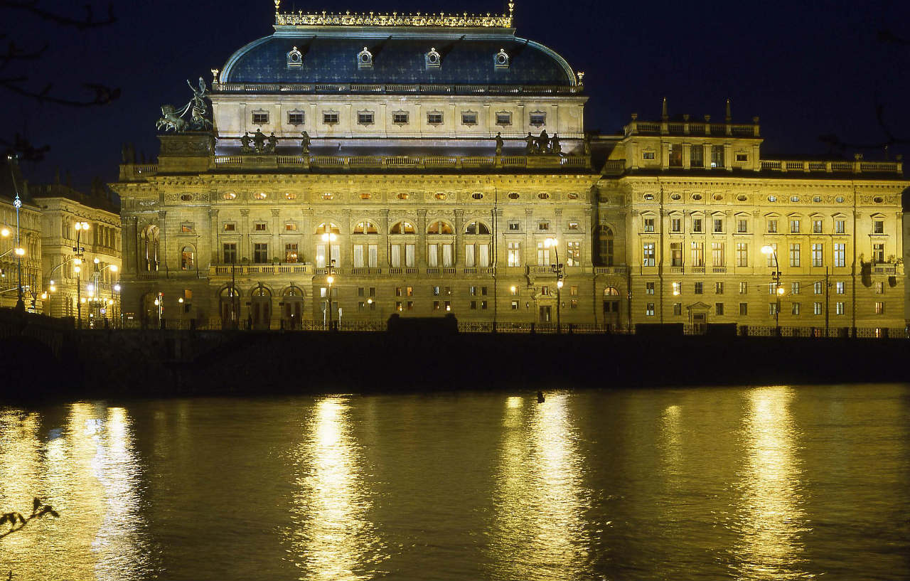 INTERCONTINENTAL PRAGUE - BOOK YOUR STAY IN ADVANCE AND SAVE ON GREAT RATES